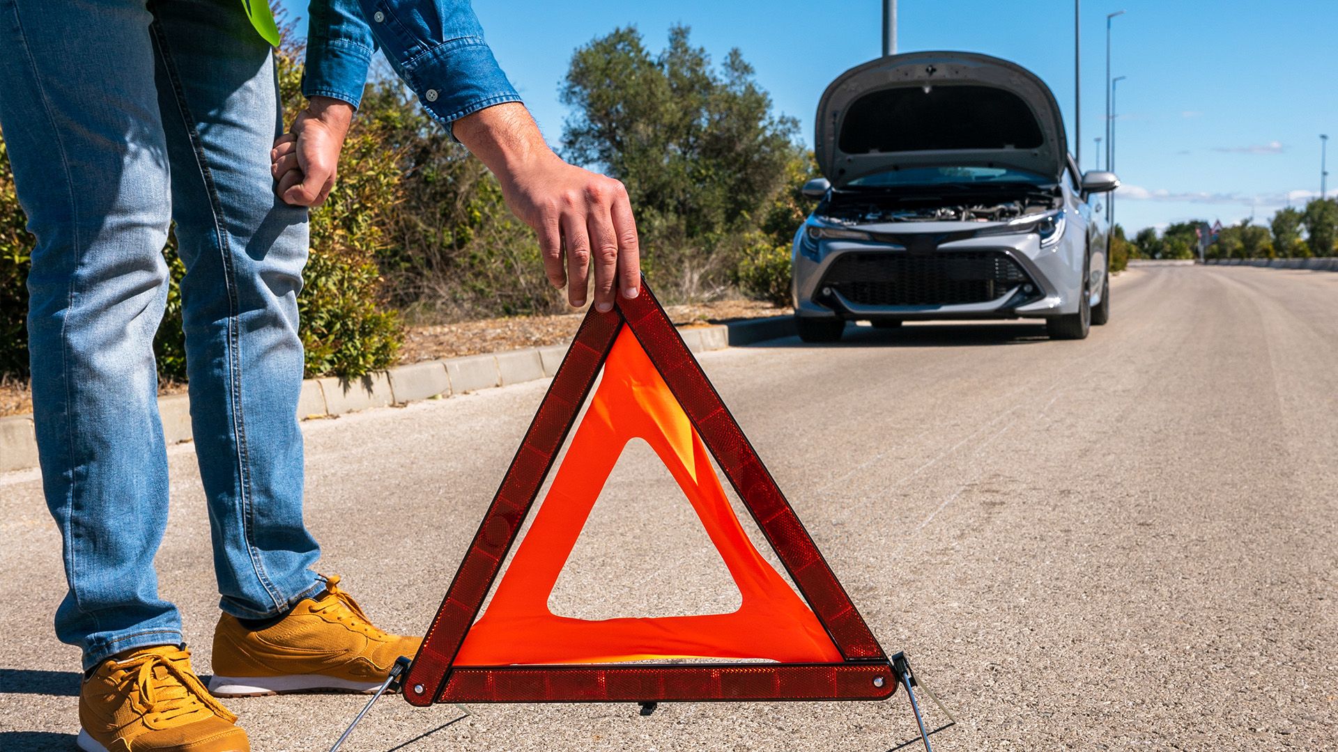 Handling a Car Breakdown Situation